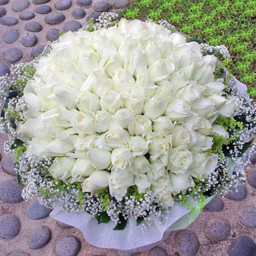 99 White Roses| Order Flowers Online | Purity Posy Singapore – www.Roses.Sg